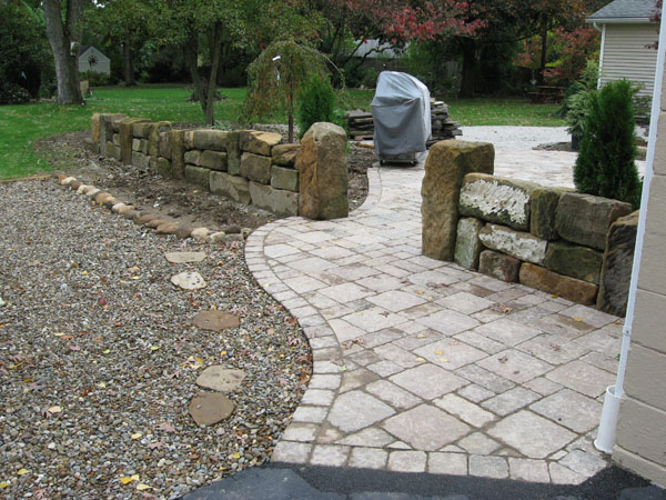 B.T Klein’s Landscaping | Hardscapes | Decorative Walls and Seating