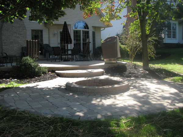 B.T Klein’s Landscaping | Hardscapes | Firepits