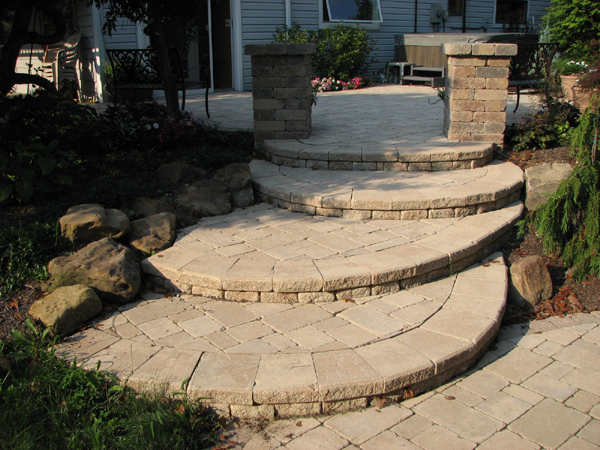 B.T Klein’s Landscaping | Hardscapes | Steps