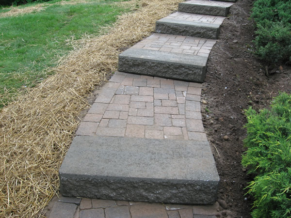 B.T Klein’s Landscaping | Hardscapes | Steps